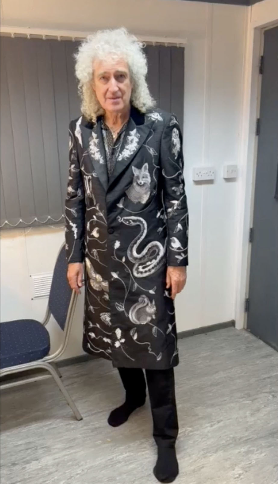 Brian Rocked the Palace in ‘wildlife’ coat – brianmay.com