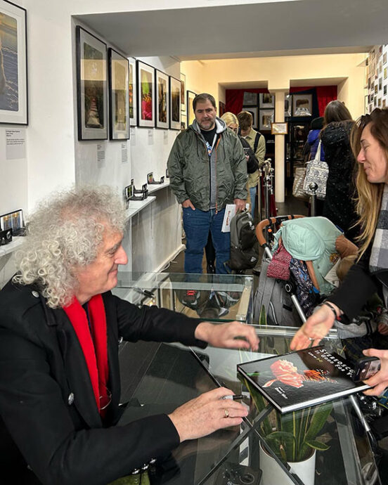 Signed copies “Stereoscopy Is Good For You” – brianmay.com